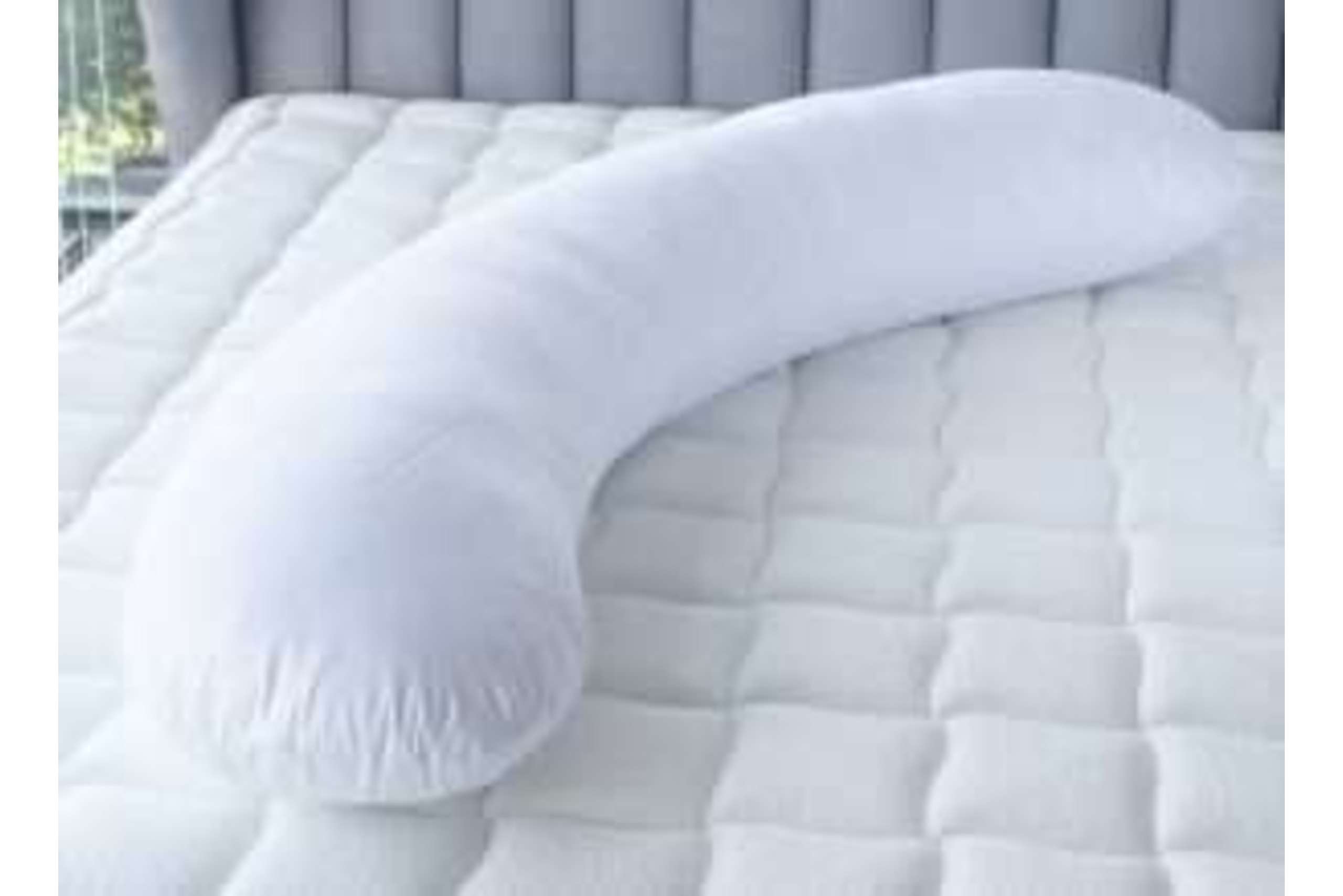Buy Hug Pillow in Bahrain | Best Pillow Online | 20% OFF